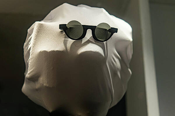 Imploding Art - Pixels